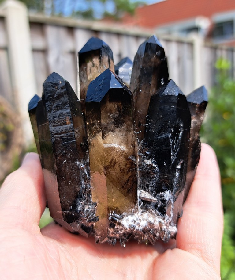 Synthetic or ‘lab-grown’ quartz – Puffins and Pies