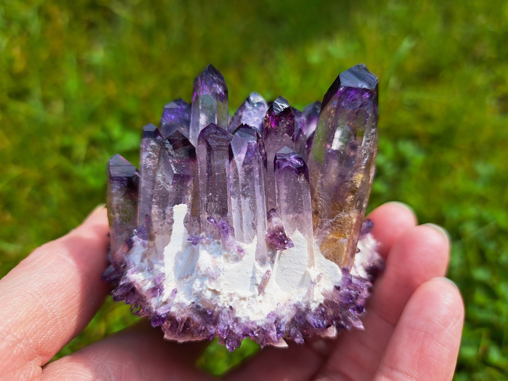 Synthetic or ‘lab-grown’ quartz – Puffins and Pies